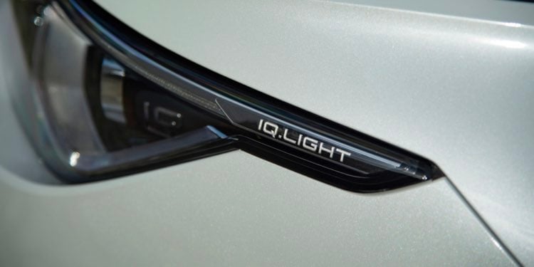 IQ.Light: i fari a illuminazione intelligente